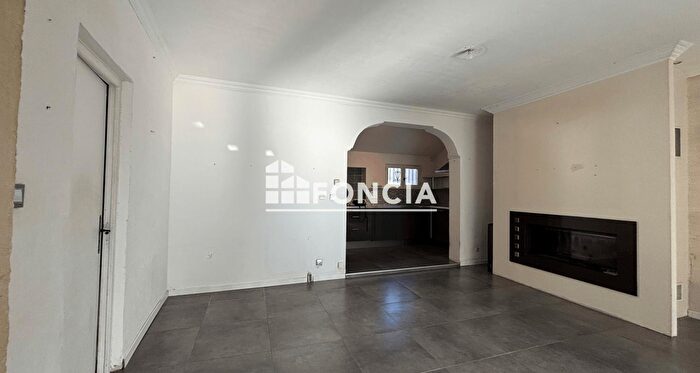 Maison à vendre - Arles, Trébon - 4 pièces - 3 chambres