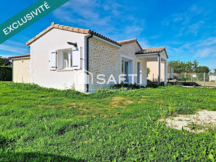 Maison 5 pièces à Saint-Sauvant, à vendre