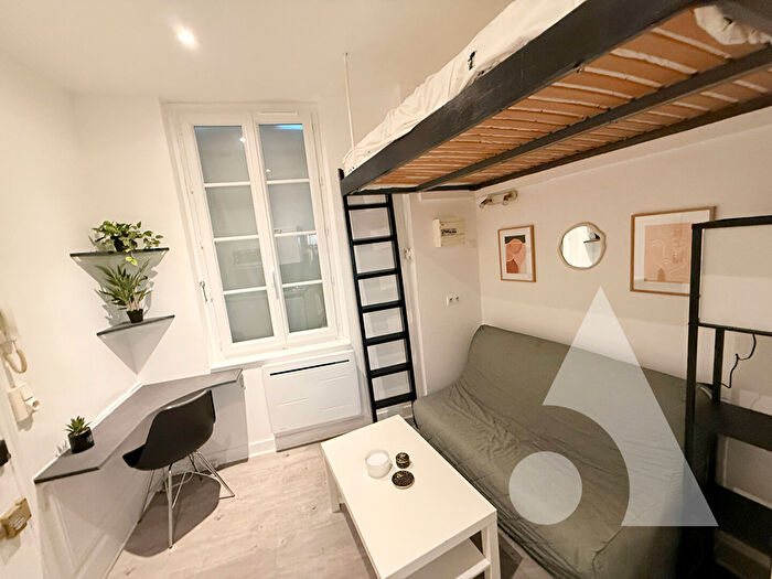 Appartement à louer - Troyes, Cathédrale - 1 pièce