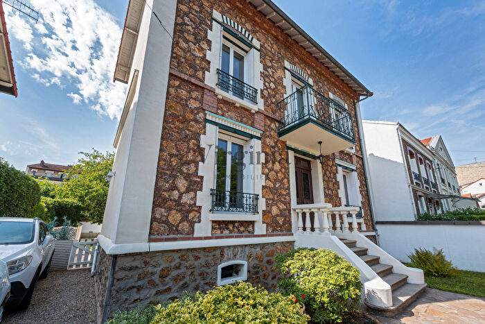 Maison à vendre - Maisons-Alfort, Centre-ville - 8 pièces - 5 chambres