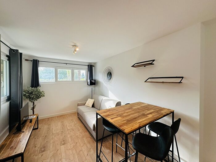 Antibes, Antibes-les-Pins, Trianon, Le Fournel, Peyregoue : Appartement 2 pièces à louer