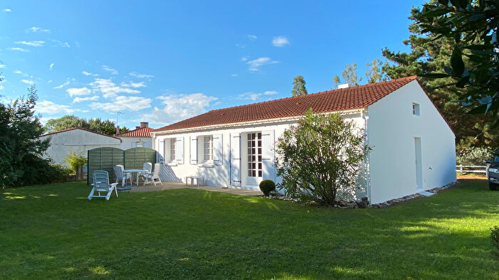 Maisons à vendre et appartements à louer - 1