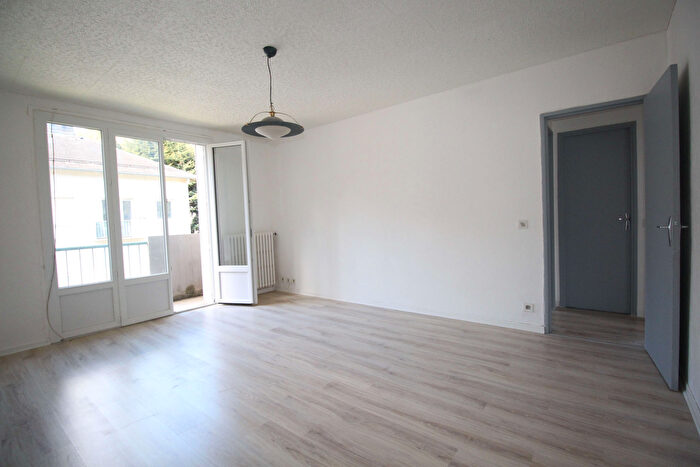 Appartement à vendre - Bagnères-de-Luchon - 4 pièces - 3 chambres