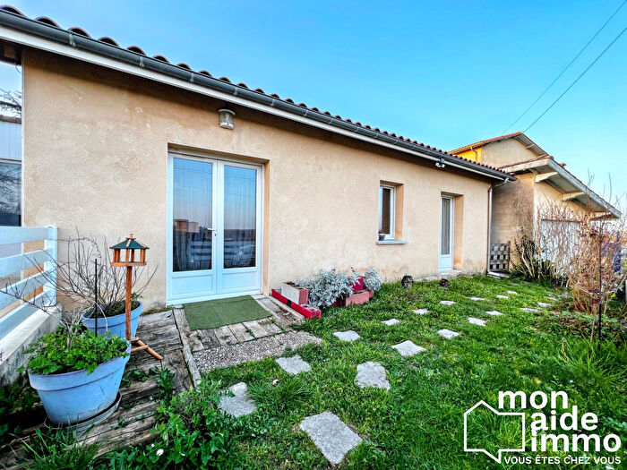 Maison à vendre - Saint-Martin-de-Laye - 4 pièces - 3 chambres