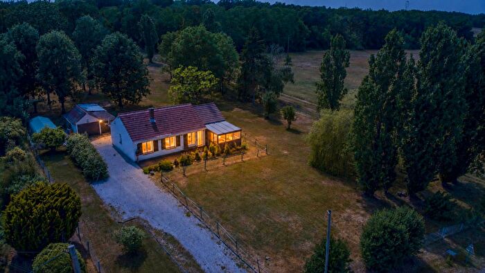 Maison 5 pièces à Dun-le-Poëlier, à vendre