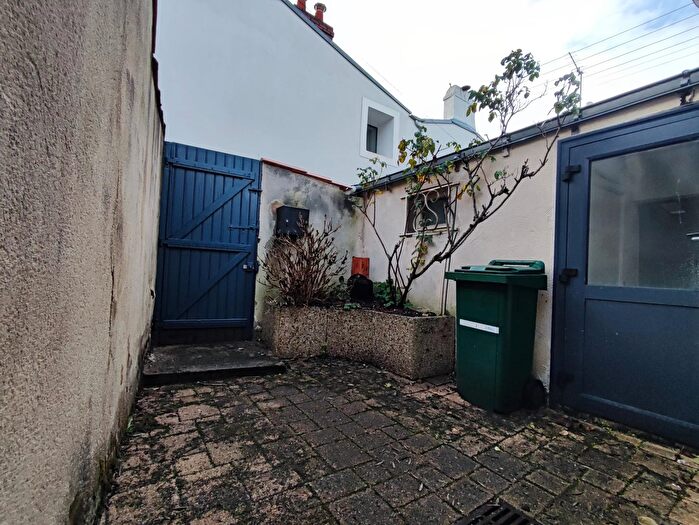 Maison à louer - Saint-Sébastien-sur-Loire, Ouest - 2 pièces - 1 chambre