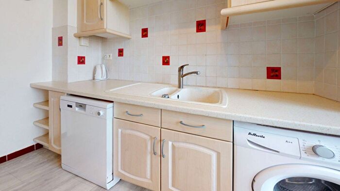 Appartement à louer - Laënnec, Lyon ème arrondissement - 5 pièces - 1 chambre