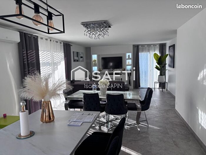 Maison à vendre - Neuville-de-Poitou - 4 pièces - 3 chambres