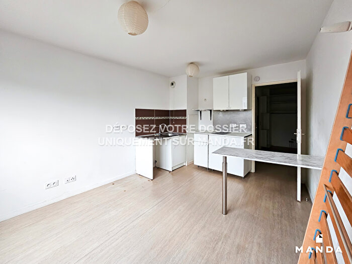 Appartement à louer - Montfermeil, Franceville - 1 pièce - 1 chambre