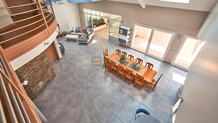 Maison à vendre - Vers - 10 pièces - 7 chambres