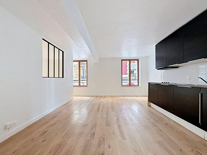 Appartement 2 pièces à Suresnes, Centre-ville, à vendre