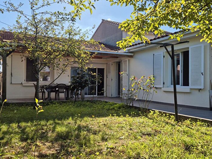 Maison à vendre - Lormont, Bourg, Mairie - 4 pièces - 3 chambres