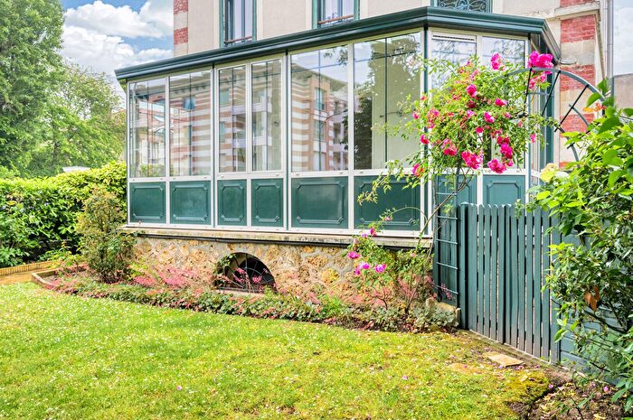 Maison à louer - Centre, Le Vésinet - 4 pièces - 2 chambres