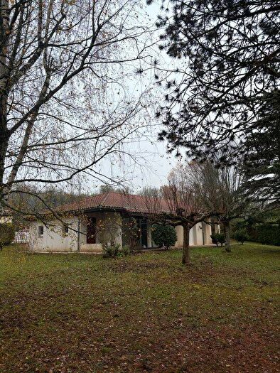 Maison à louer - Assier - 3 pièces - 2 chambres