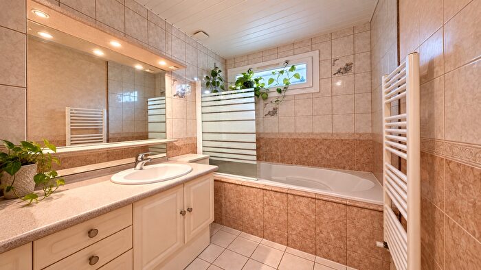 Maison 4 pièces à Grand-Couronne, à vendre
