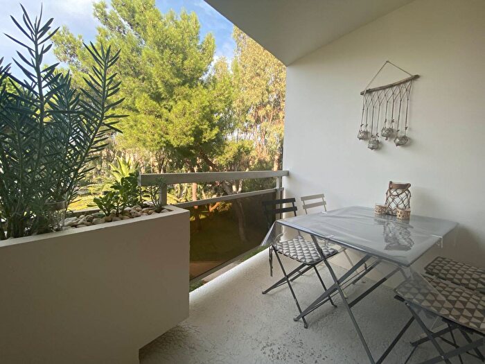 Appartement à louer - Bormes-les-Mimosas - 1 pièce