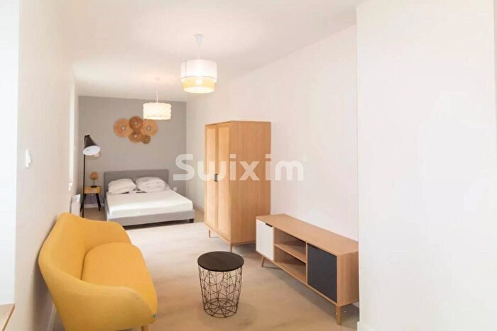 Appartement à louer - Centre Ville Sud, Saint-Claude - 2 pièces - 1 chambre