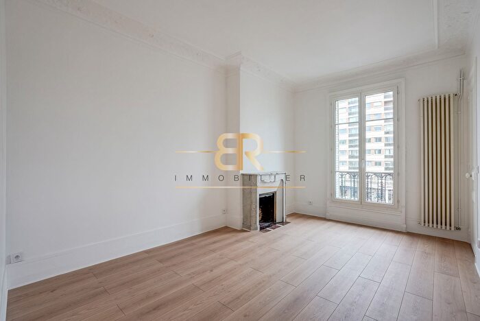 Appartement 3 pièces à vendre à Suresnes, République