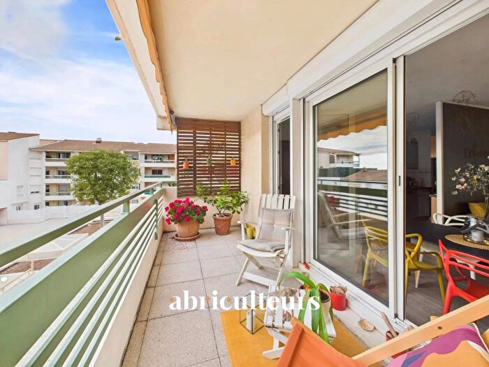 Appartement à vendre - Marseille e , La Plage - 3 pièces - 2 chambres