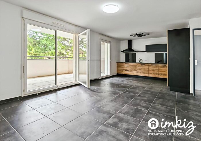 Appartement à vendre - Saint-Fons - 3 pièces - 2 chambres