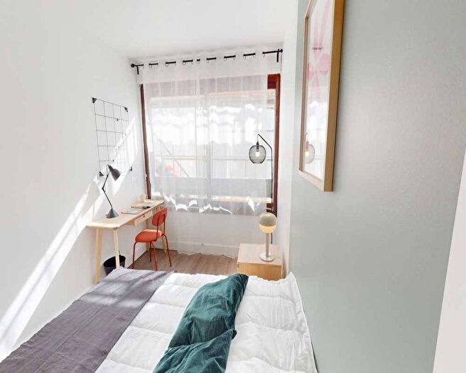 Appartement à louer - Georges Brassens, Paris ème arrondissement - 4 pièces - 4 chambres