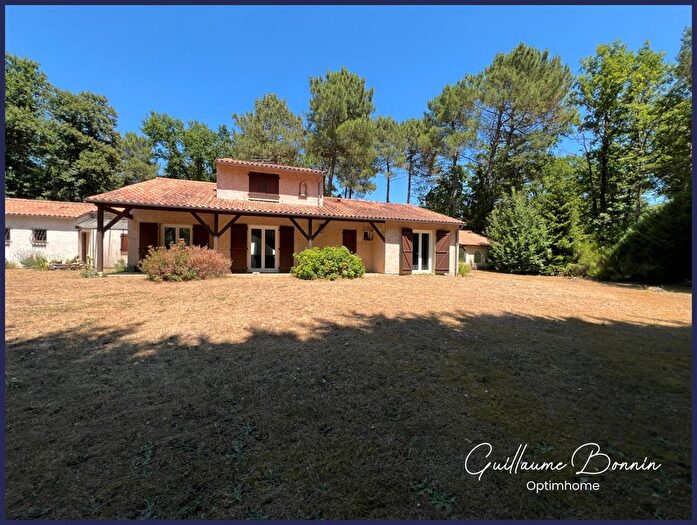 Maison à vendre - Scorbé-Clairvaux - 6 pièces - 4 chambres