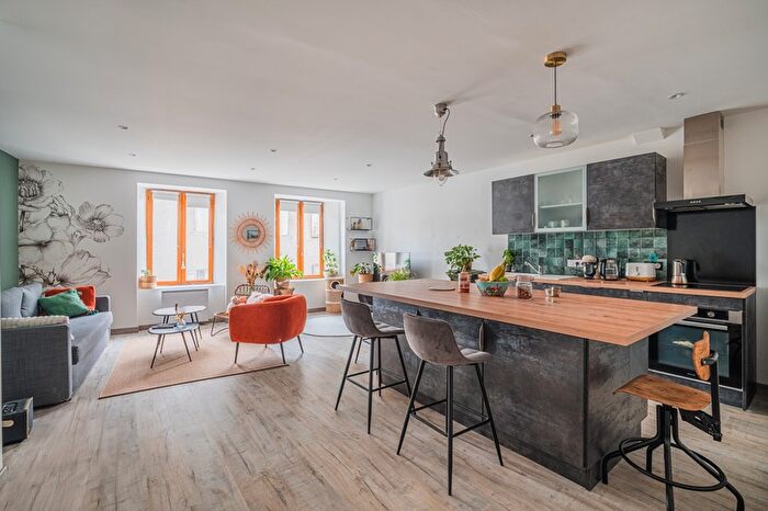 Maison à vendre - Tullins - 4 pièces - 1 chambre