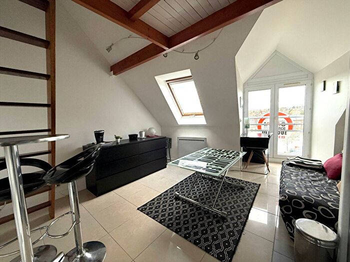 Appartement à louer - Centre Ville-Cathédrale, Évreux - 1 pièce