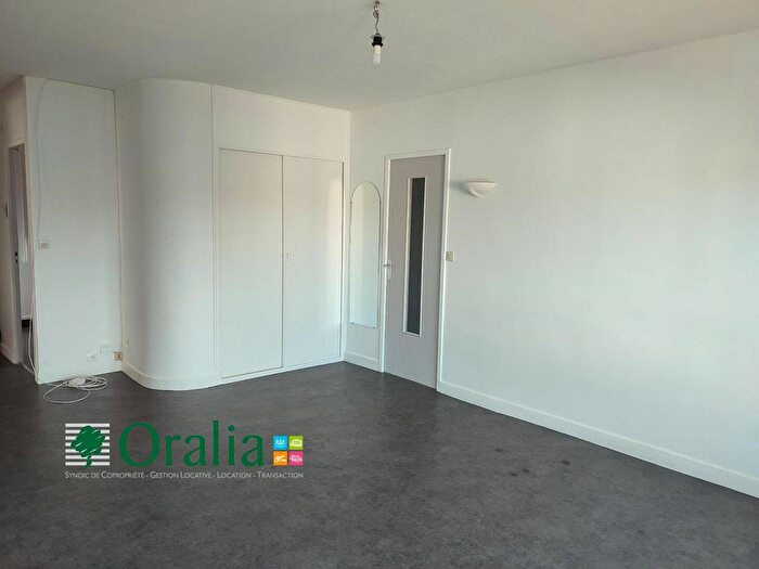 Appartement à louer - Dijon - 4 pièces - 3 chambres