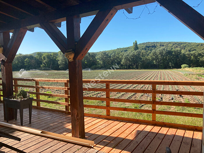 Maison à louer - Les Granges-Gontardes - 4 pièces - 3 chambres