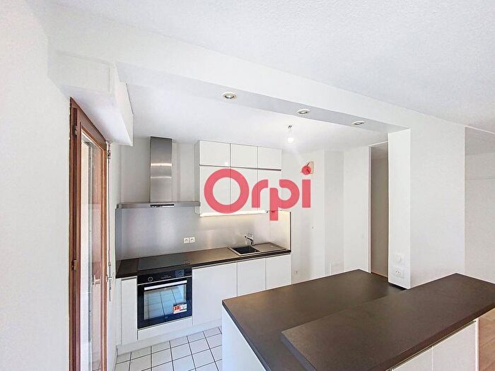 Appartement à louer - Collonges-sous-Salève - 3 pièces - 2 chambres