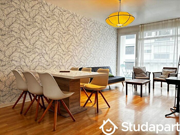 Appartement à louer - Chaufferie, Mont-Saint-Aignan - 1 pièce - 4 chambres