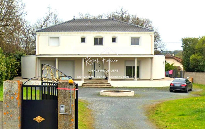 Maison à vendre - Naintré - 6 pièces - 4 chambres