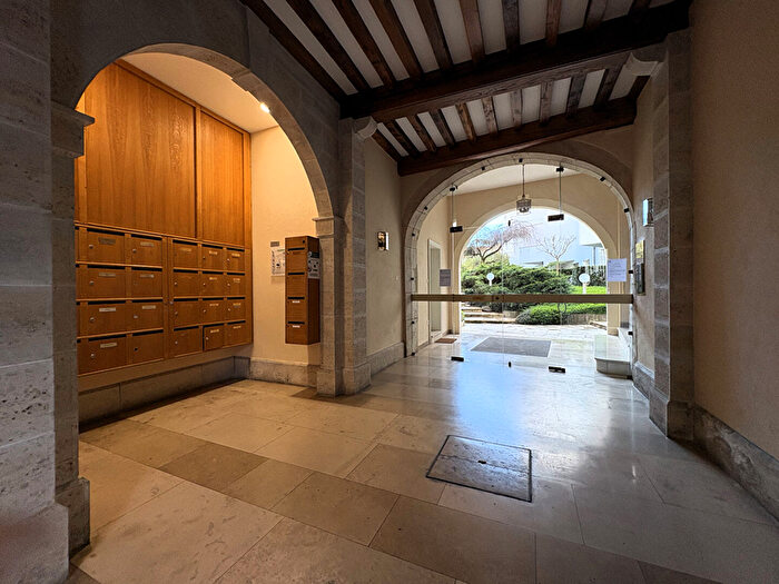 Appartement à vendre - Dijon, Centre-ville - 7 pièces - 5 chambres