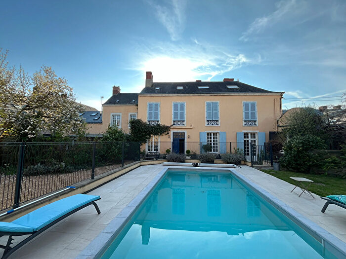 Maison à vendre - Le Lude - 12 pièces - 8 chambres