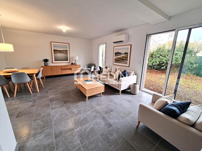 Maison à vendre - Saint-Michel-de-Rieufret - 5 pièces - 4 chambres