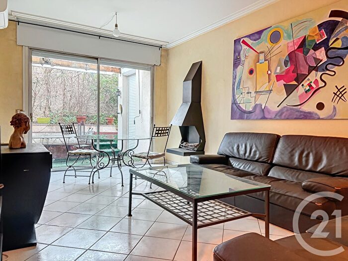 Maisons à vendre et appartements à louer - 1