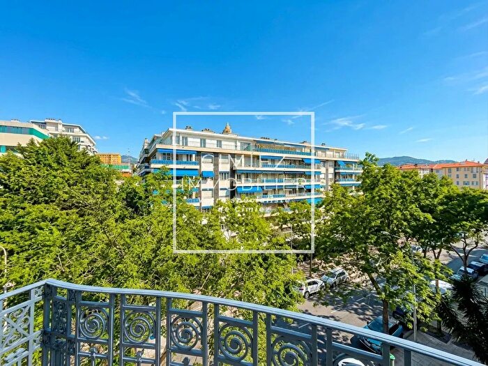 Appartement 4 pièces à vendre à Nice, Parc Impérial, Le Piol