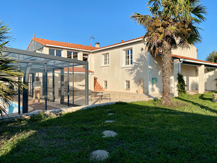 Maison à vendre - Esnandes - 9 pièces - 5 chambres