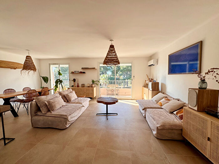 Appartement à vendre - Six-Fours-les-Plages, Font de Fillol, Rayolet, Le Brusc - 3 pièces - 2 chambres