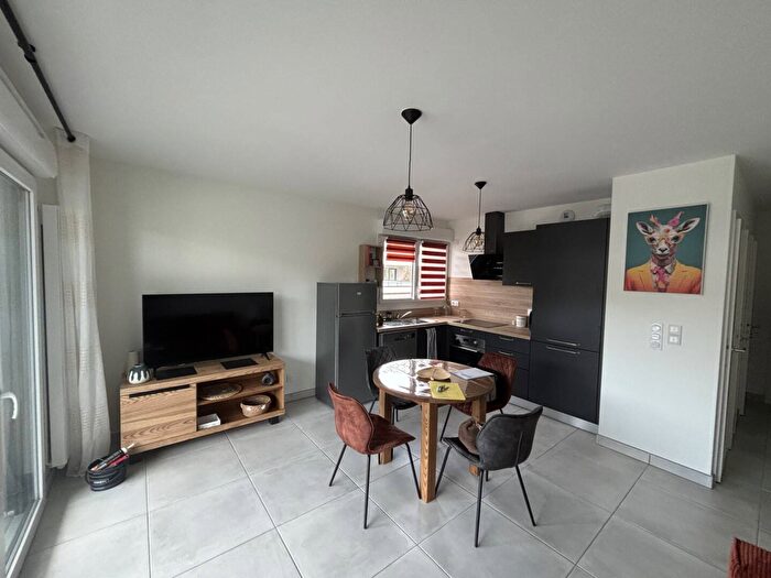 Appartement à louer - Viviers-du-Lac - 2 pièces - 1 chambre