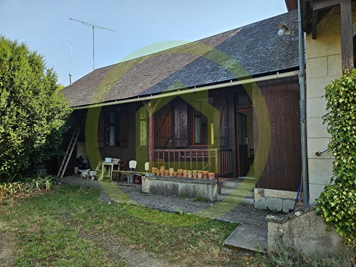 Maison à vendre - Ruffec - 5 pièces - 3 chambres