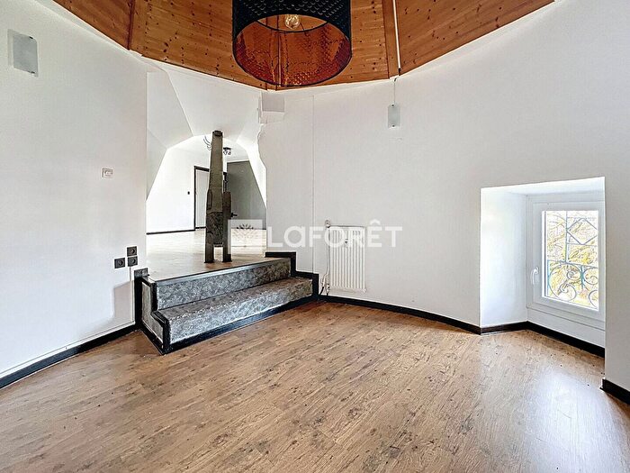 Appartement à louer - Challes-les-Eaux - 4 pièces - 3 chambres