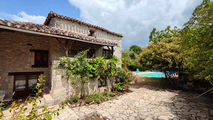 Maison à vendre - Montcuq - 7 pièces - 3 chambres