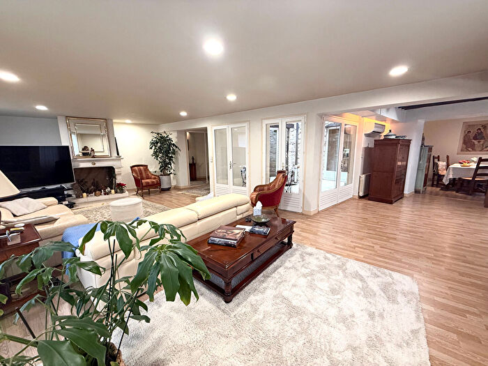 Maison à vendre - Fontainebleau, Centre-ville - 7 pièces - 5 chambres