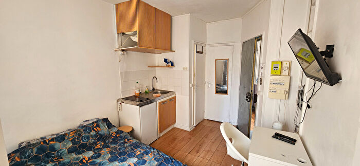 Paris 18ème, La Chapelle, Marx Dormoy : Appartement 1 pièce à vendre