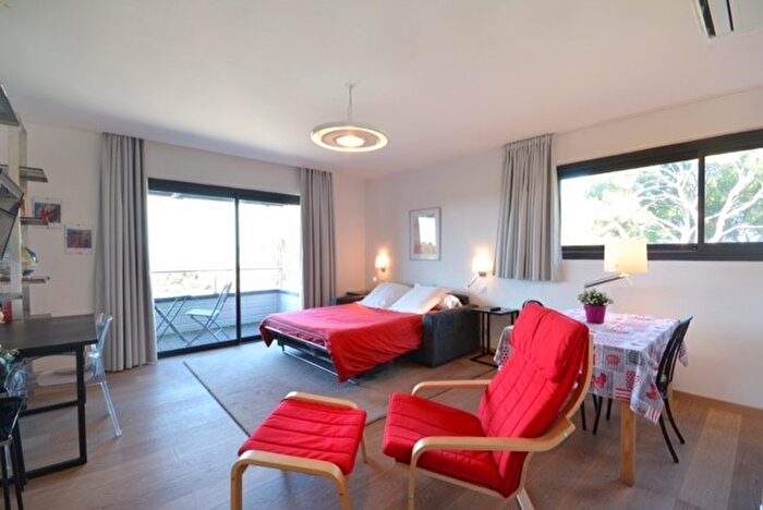 Appartement 1 pièce à louer à Salon-de-Provence, Hautes Viougues, Saint-Come, Pavillon