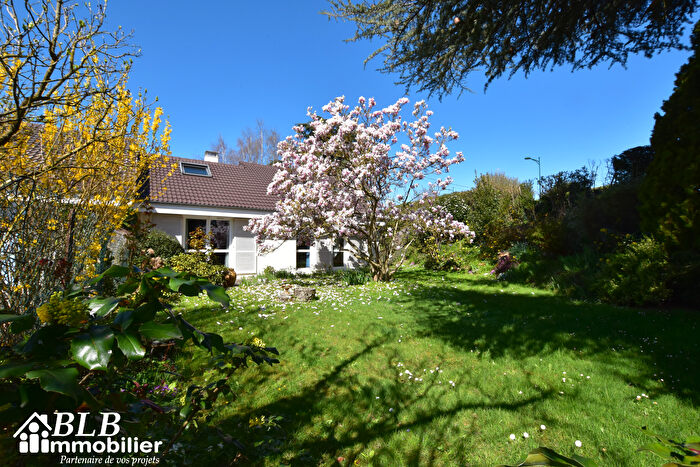 Maison à vendre - Les Essarts-le-Roi - 6 pièces - 4 chambres