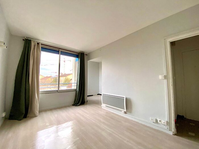 Appartement 1 pièce à Le Bachut, Lyon 8ème arrondissement, à louer