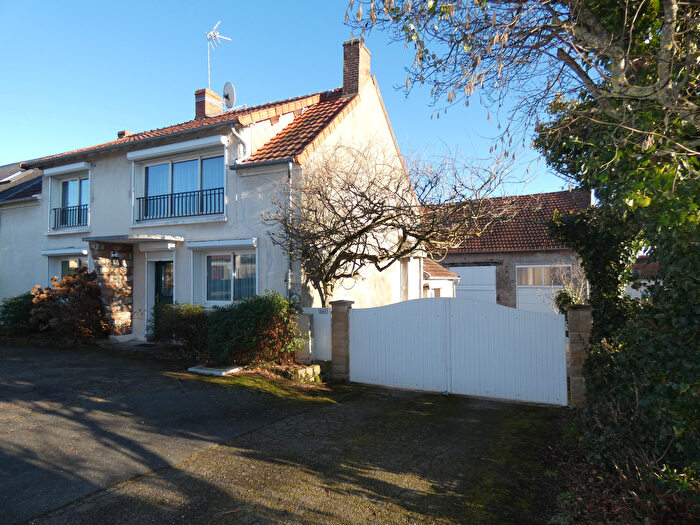 Maison à vendre - Commentry - 7 pièces - 4 chambres